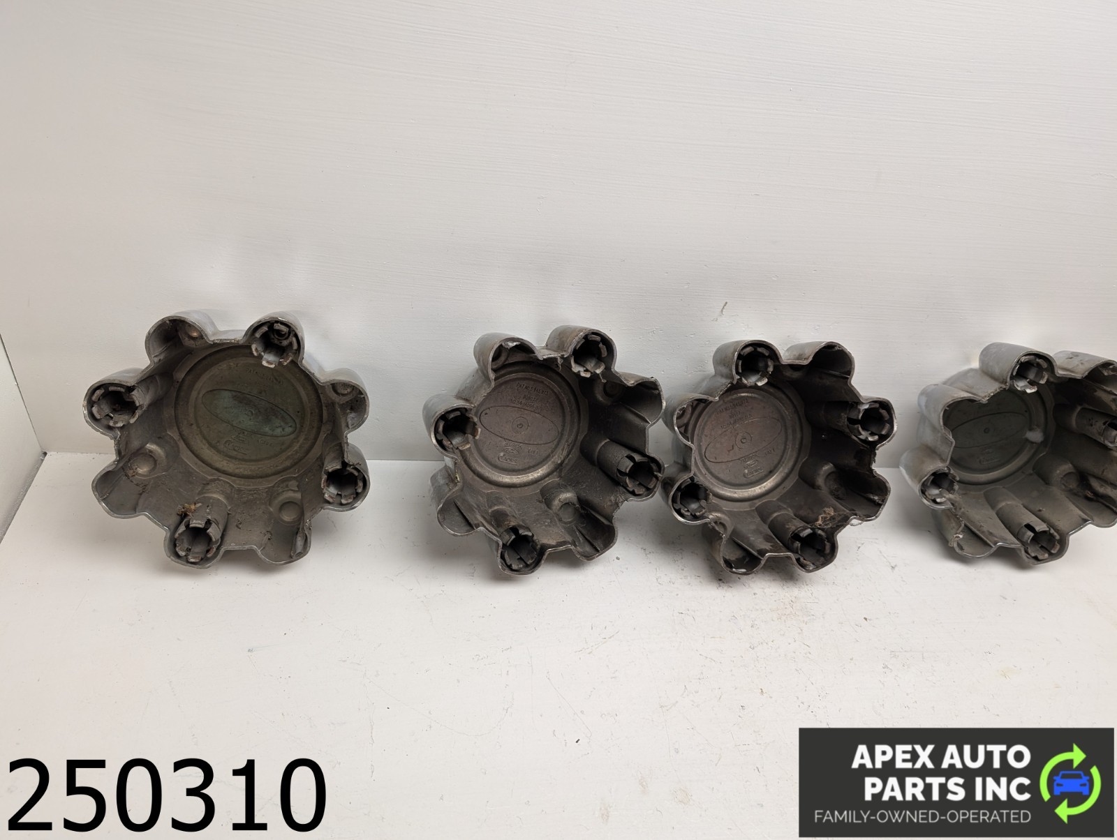 OEM 1999-2005 Ford F250 F350 center cap chrome 4 Pc Set | Apex Auto ...